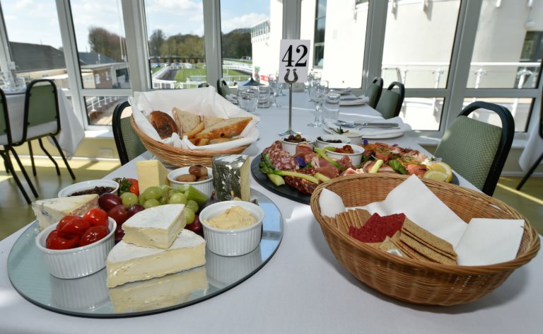 Dining & Hospitality | Salisbury Racecourse